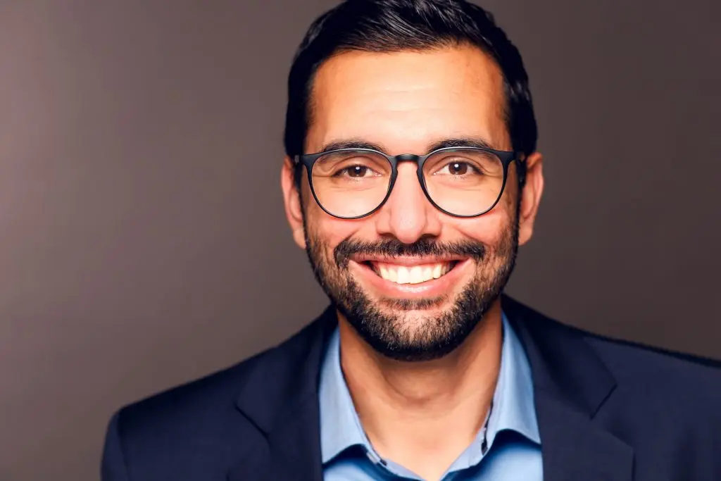 Antiziganismus: Radoslav Ganev (RomAnity) im Gespräch bei Allgäu ...